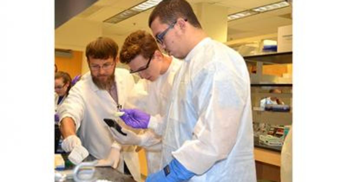 UK Instructor Shows Students the Face of Science | UKNow