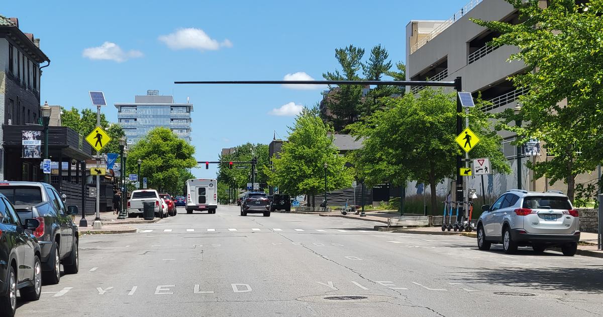 New high-intensity activated crosswalk system installed on campus | UKNow