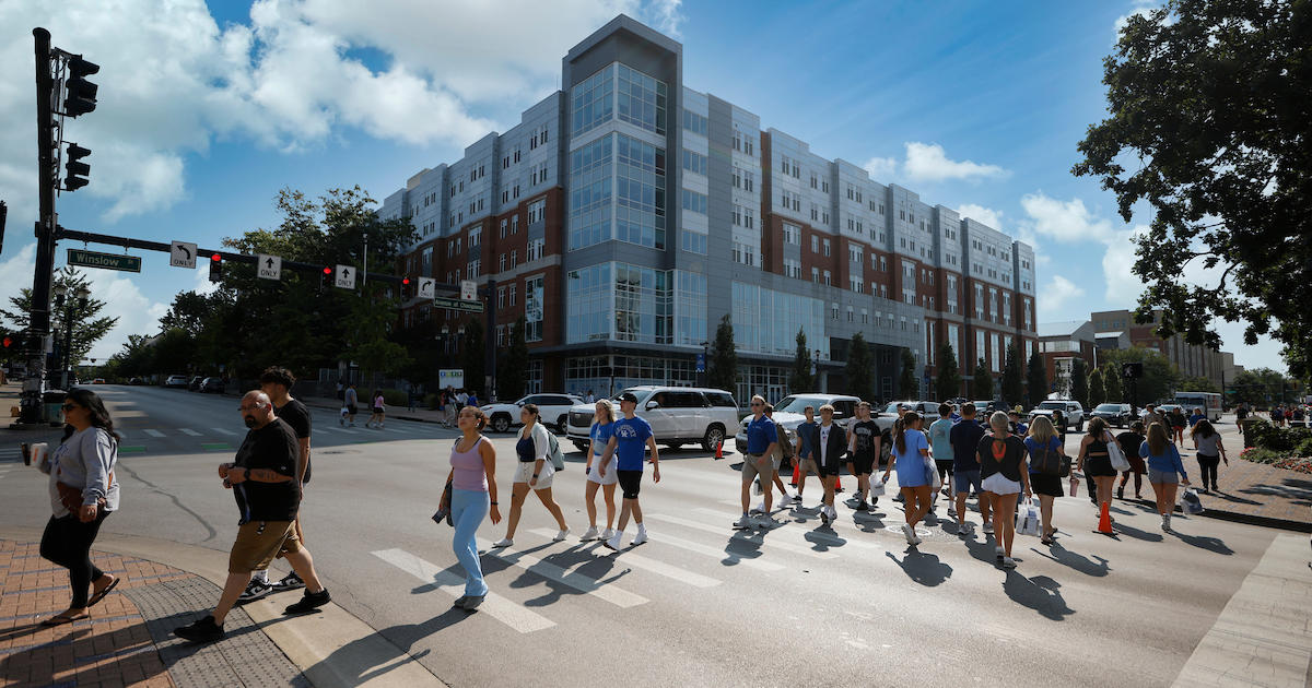 Navigating campus safely: Tips for pedestrians and drivers | UKNow Navigating campus safely: Tips for pedestrians and drivers | UKNow