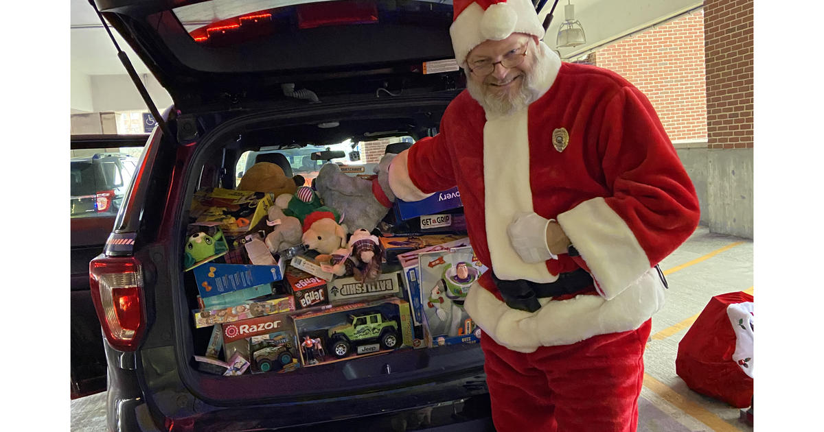 UK Police Seek Donations for 'Cram the Cruiser' Holiday Toy Drive for ...