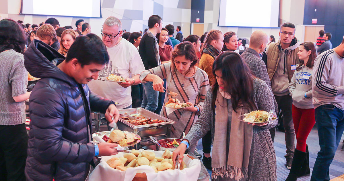 Alumni Association Hosts Thanksgiving Dinner for Multicultural Students ...