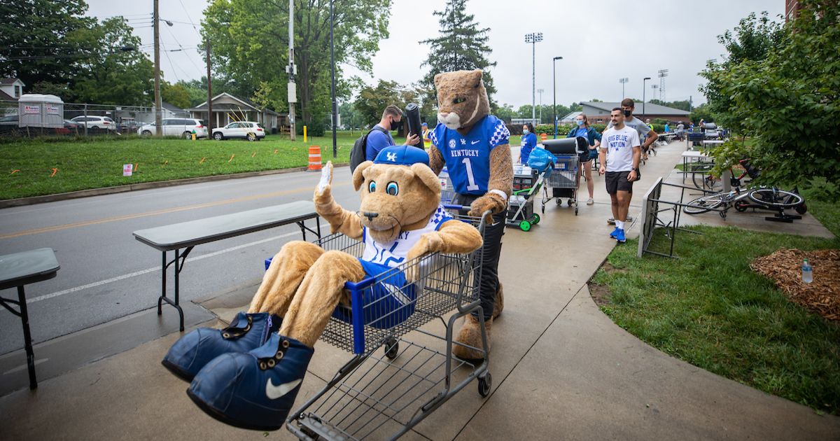 Volunteers Needed for Big Blue Move-In | UKNow