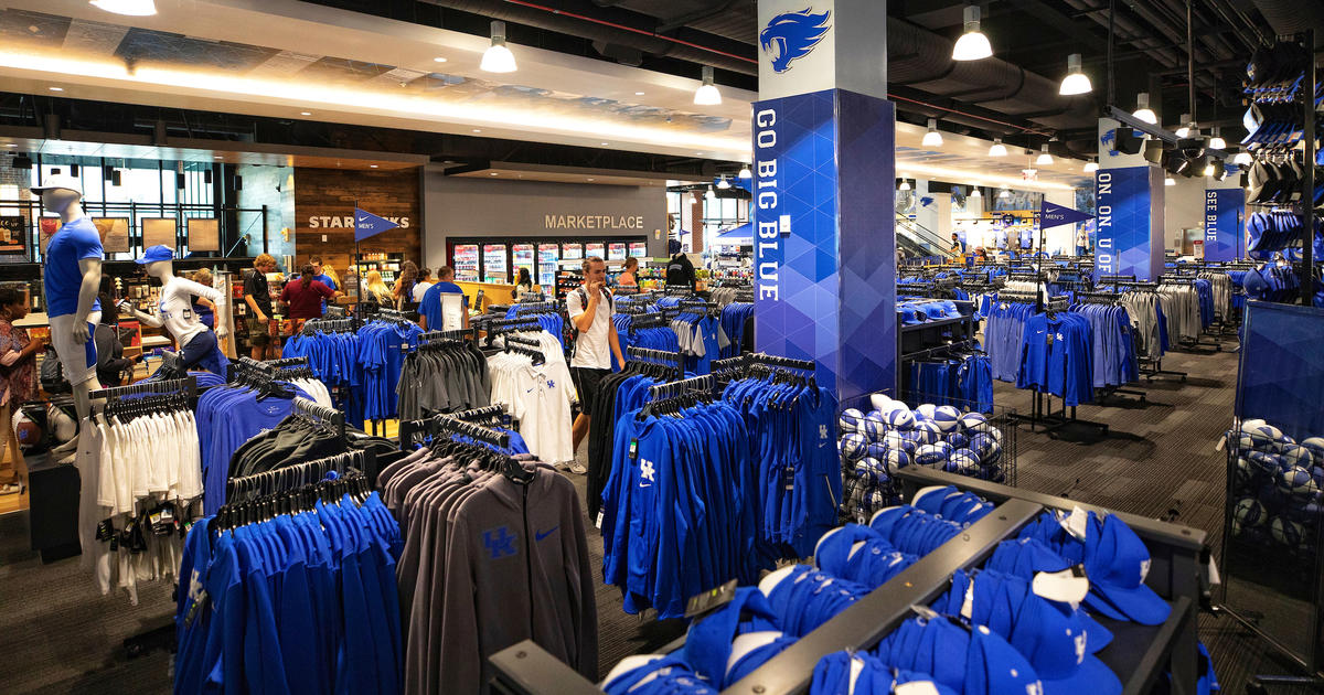UK Bookstore Shows Appreciation to UK Faculty, Staff With Discount This ...