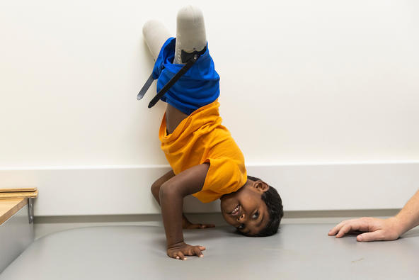KCH, Shriners patient doesn’t miss a step with new prosthetics | UKNow