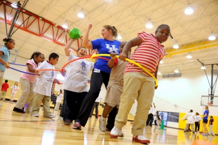 Med Students Teach Kids Healthy Habits | UKNow