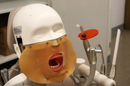 New Simulation Lab Allows Dental Students to Sharpen Skills Using ...